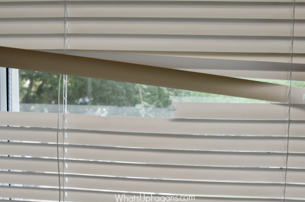The Ridiculously Easy Way to Fix Broken Mini Blinds